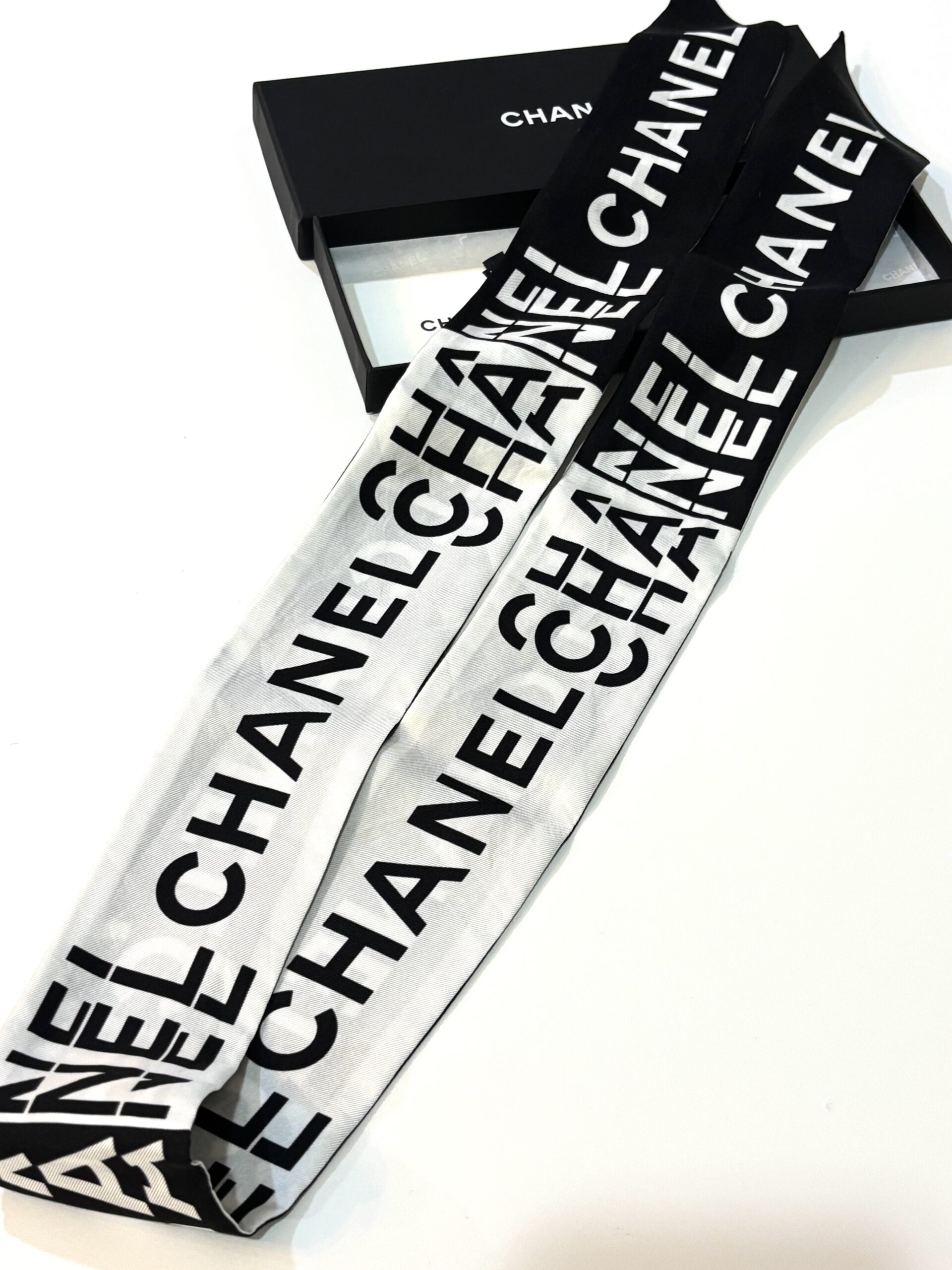 Chanel silk twilly scarf - BeHype Vintage